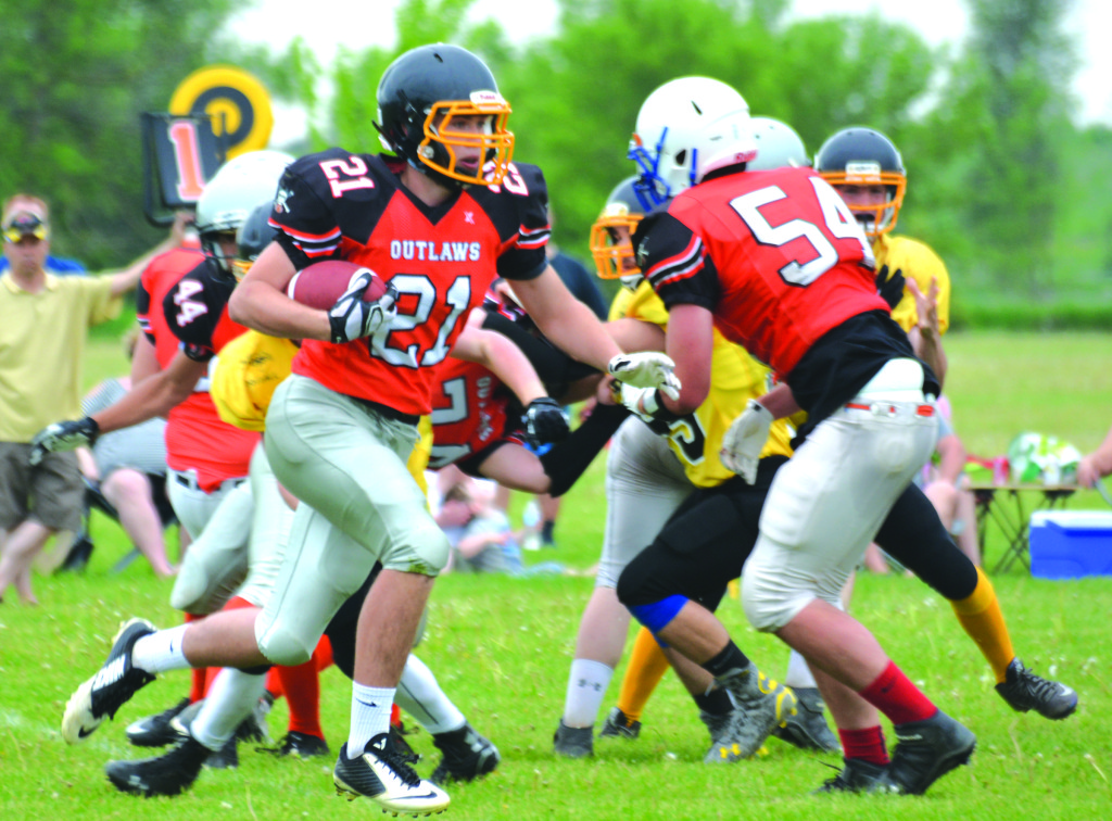 Outlaws Varsity win first game of the season | Orangeville Citizen